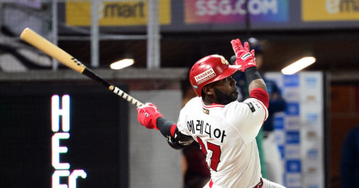 '에레디아 2번 전진-최주환 제외' 벼랑 끝 SSG 타선 변화...'페디 아닌 태너 선발' NC, 3연승 끝낸다 [준PO3]