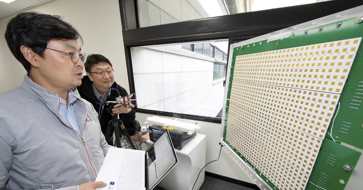 KT, LG전자·코닝과 6G 주파수 대역 RIS 검증
