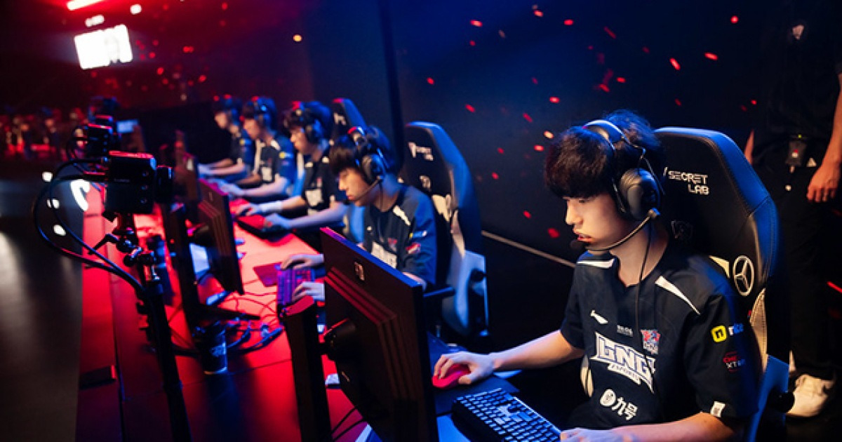 [롤드컵] 갈라쇼에 무너진 KT... LNG 8강 진출