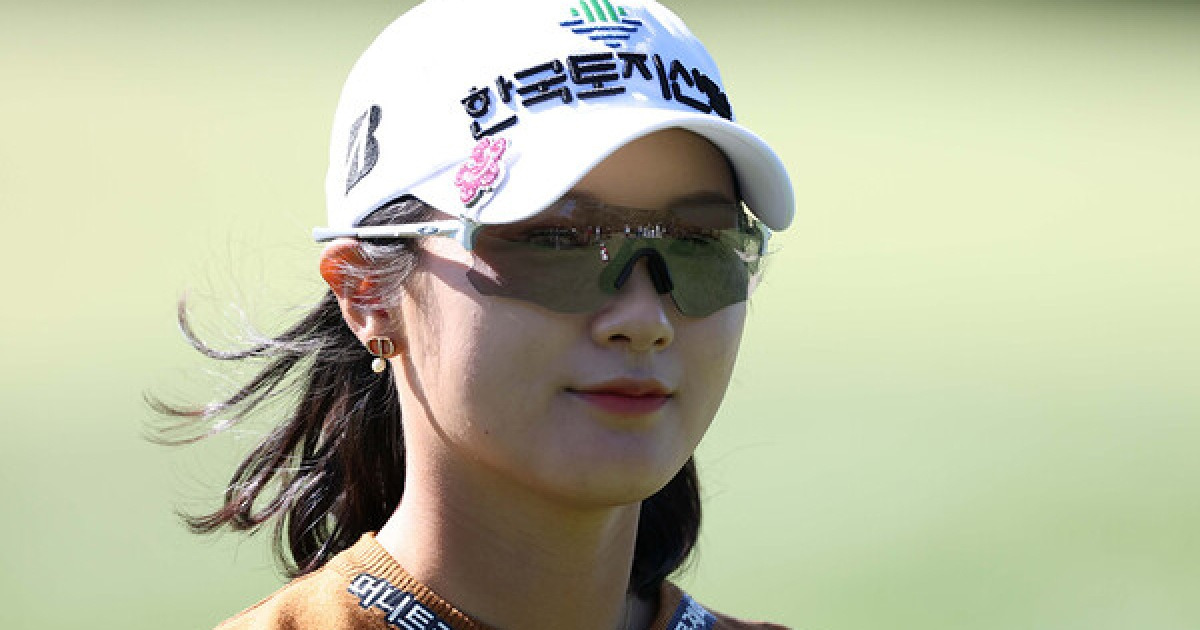 박현경, 910일만의 우승 도전…'간절함보다는 즐거운 마음으로' [KLPGA SK네트웍스]