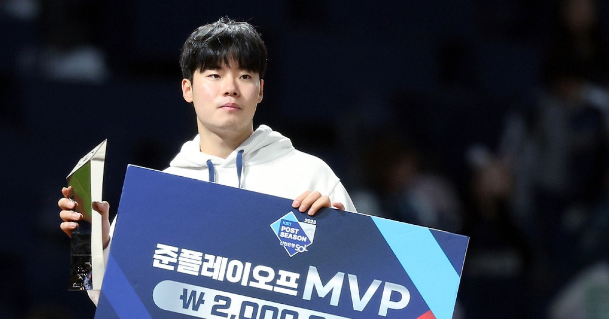 NC에 김영규 KT엔 박영현…'항저우 금' 주역 간 불펜싸움 흥미진진[PO1]