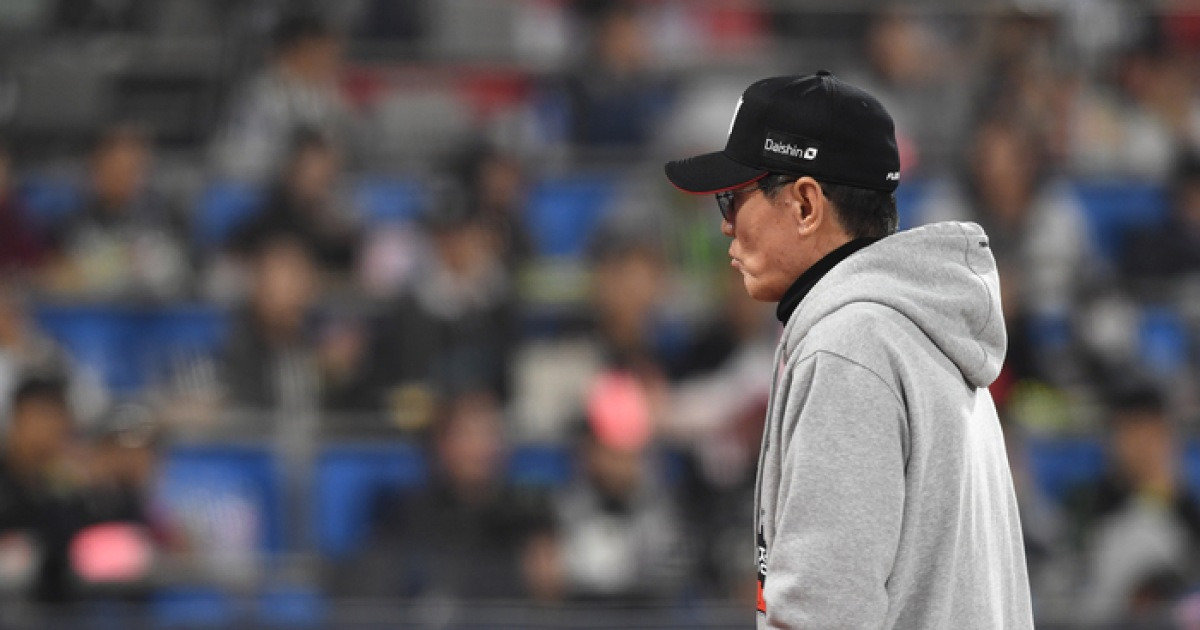 ‘5-9 패배’ KT 이강철 감독 “페디 상대로 초반 주도권 싸움 빼앗겼다” [PO1 패장]