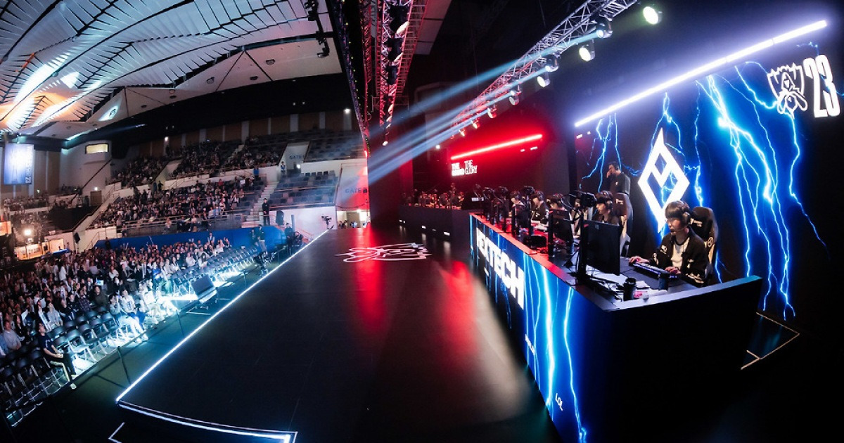 [롤드컵] 8강부터 3번 맞붙는 LCK-LPL, 누가 웃을 수 있을까?