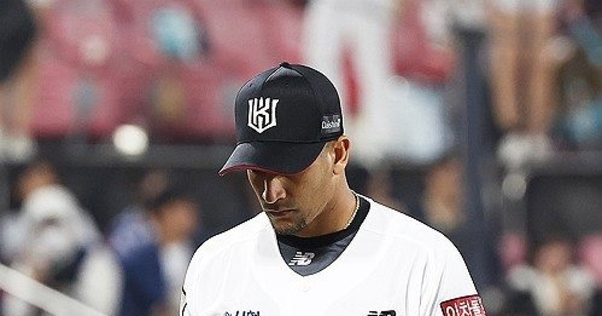 '올시즌 최다실점'… 무너진 '승률왕' kt 쿠에바스, 3이닝 7실점 강판[PO1]