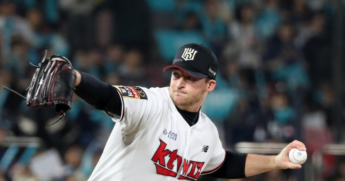 타격 대침묵···벤자민 5이닝 3실점에도 이틀 연속 끌려가는 KT[PO2]