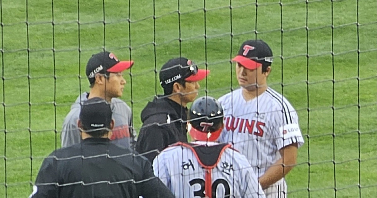 '작년 세이브왕→WBC 목부상→시즌초 허리부상→충격의 8패→AG 금메달 마무리→KS 앞두고 또 허리 근육통' '예비 헹가래 투수' 첫 한국시리즈 진짜 낙마?[SC초점]