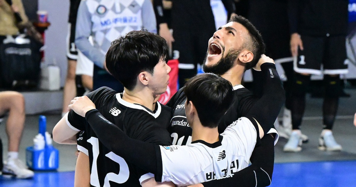 1R 끝자락에 웃었다! 현대캐피탈, KB손해보험 꺾고 시즌 첫승[V리그 리뷰]