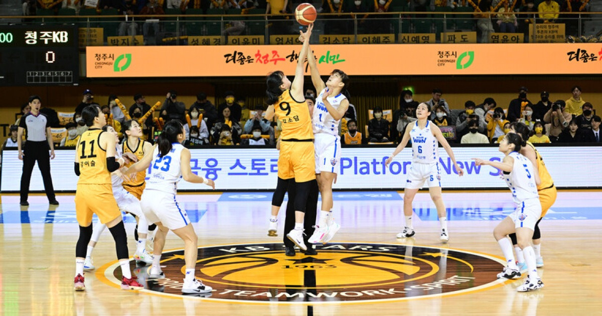 [WKBL 개막 D-1] 우리은행 vs KB스타즈, 해설위원들의 선택은?
