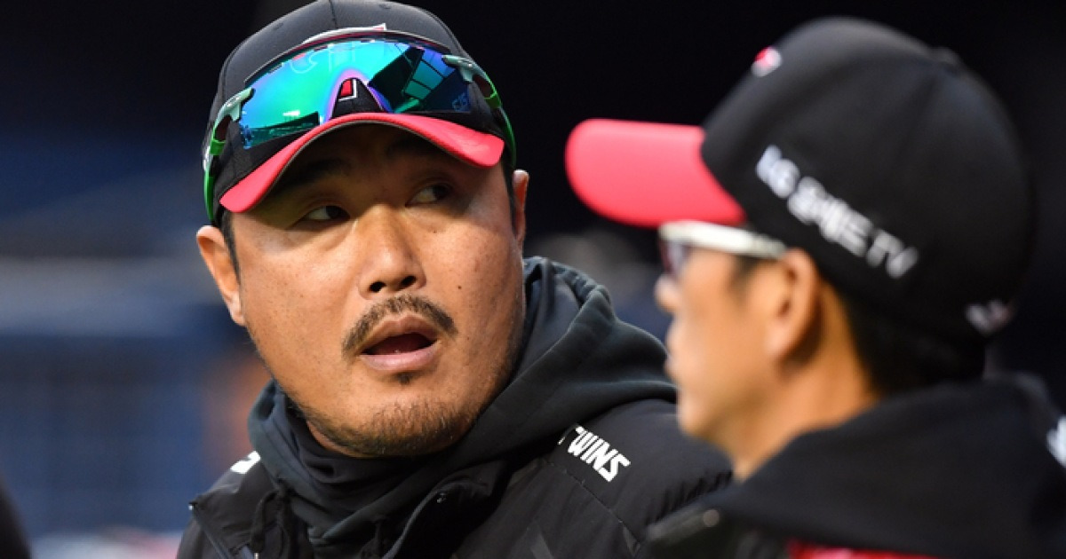 “후보 미정→면접도 KS 이후...더 이상 민폐 안 돼” SSG, 이호준 감독 내정설 전면 부인 [SS시선집중]