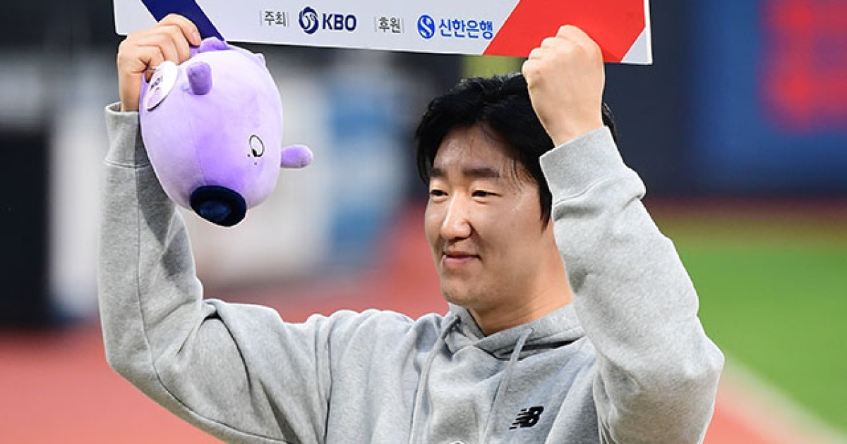 김민혁 ‘PO 5차전, 데일리 MVP’ [MK포토]