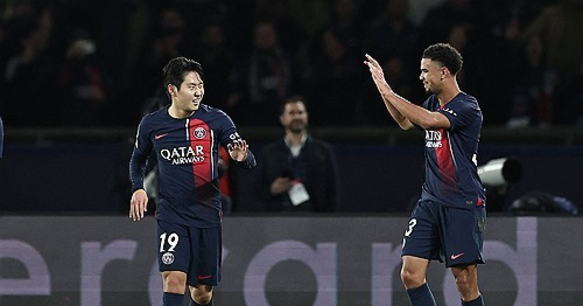 '호평일색' 이강인, UCL서 선발은 안갯 속…"MF 비티냐가 경험 더 많아, LEE는 더 공격적"