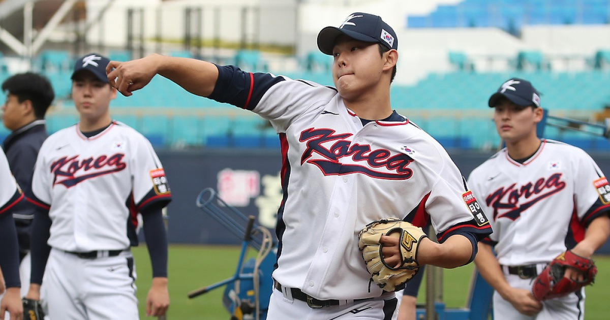 APBC 대표팀 합류한 문동주