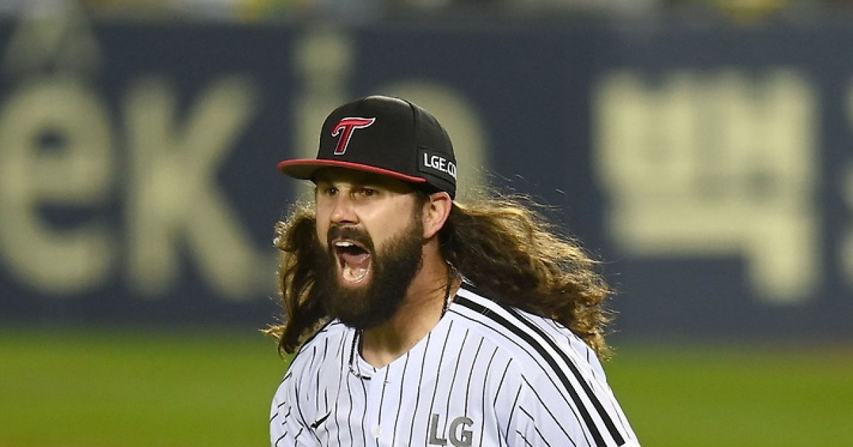 ‘한순간에 위기 끝’ LG, KS 역대 2번째 삼중살 수비