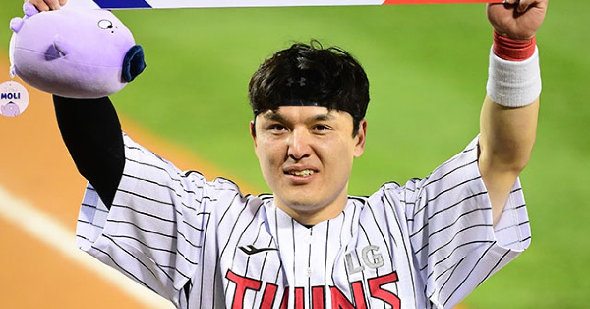 박동원, LG 기적의 역전 투런포로 2차전 데일리 MVP 히어로 등극 [KS2]