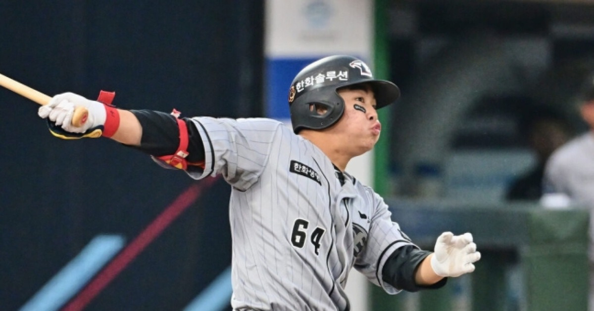 '174㎝ 작은 체구에서 어떻게 저런 힘이' 19세 한화 신인, 천재 타자 빈자리 채울까... 류중일도 눈여겨봤다 [APBC]