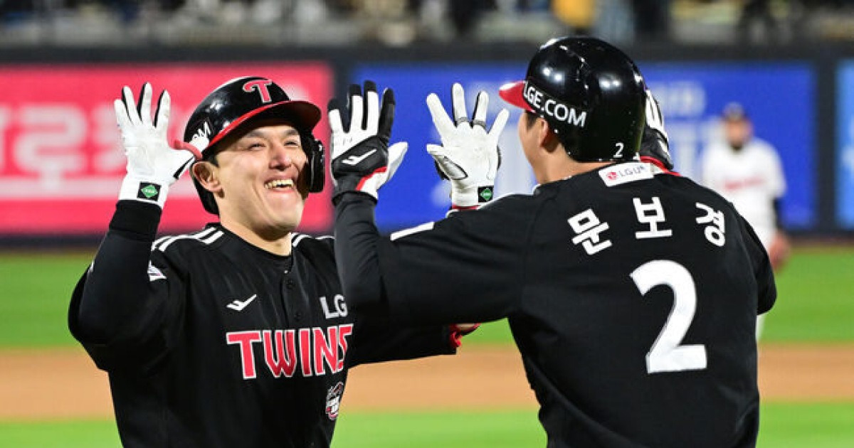 ‘2G 연속 역전 투런홈런 폭발!’ 한국시리즈 주인공은 박동원 [KS3]
