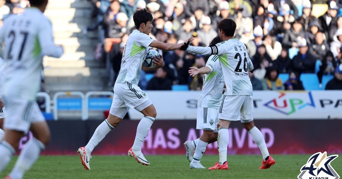 [K리그1 36R] ‘ACLE 출전 적신호’ 전북, 인천 상대로 1-1 무승부