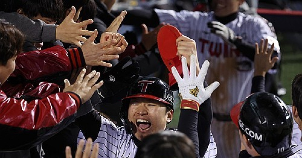 '29년을 기다렸다' LG, kt wiz 꺾고 한국시리즈 우승[KS5]