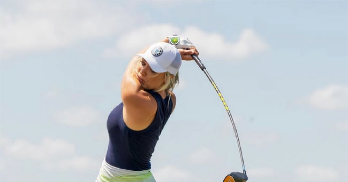 드라이버 367야드 ‘쾅’ …여자 인플루언서 포웰 ‘괴력샷’[SNS ZONE]