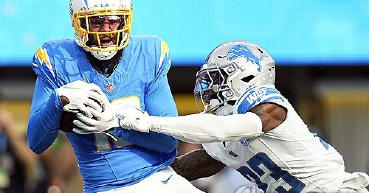 Lions Chargers Football