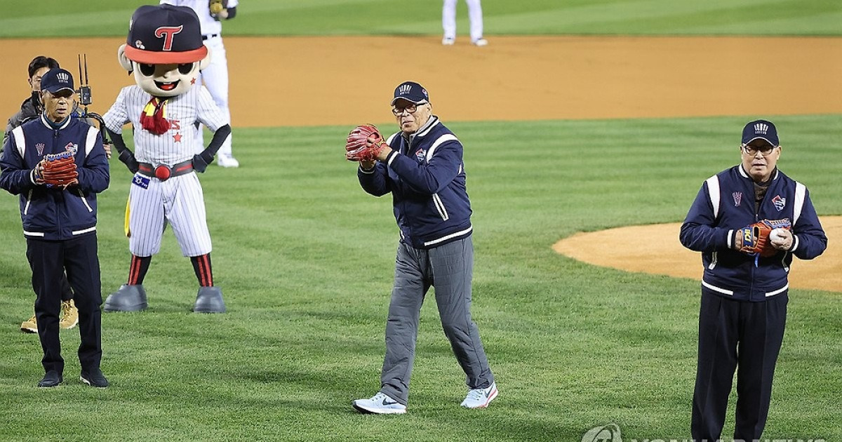 '2002 KS 추억' 김응용 "내가 이겼지"…김성근 "가장 아쉬운 KS"