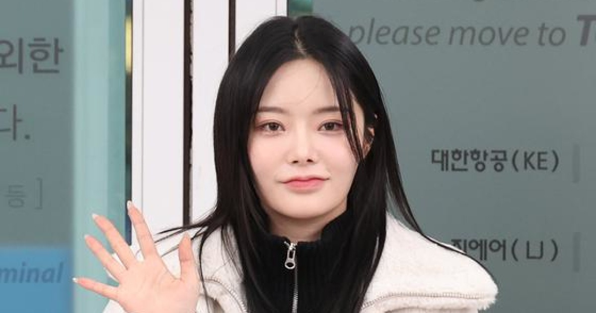 피프티 피프티 키나 "데뷔 1주년 믿기지 않아 기다려줘 감사"