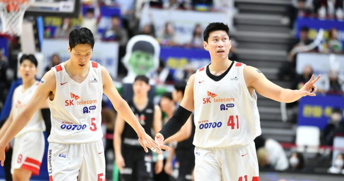 '김선형-워니-오세근 더블더블' SK, '허훈-문성근 복귀' KT 6연승 저지