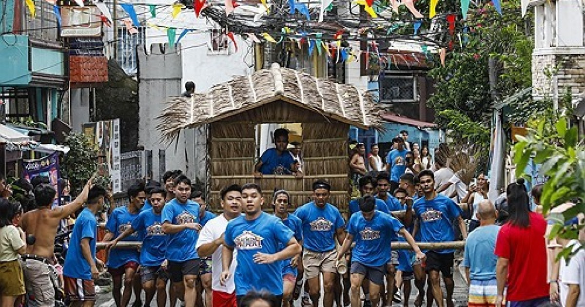 PHILIPPINES CUSTOMS HUT RACE