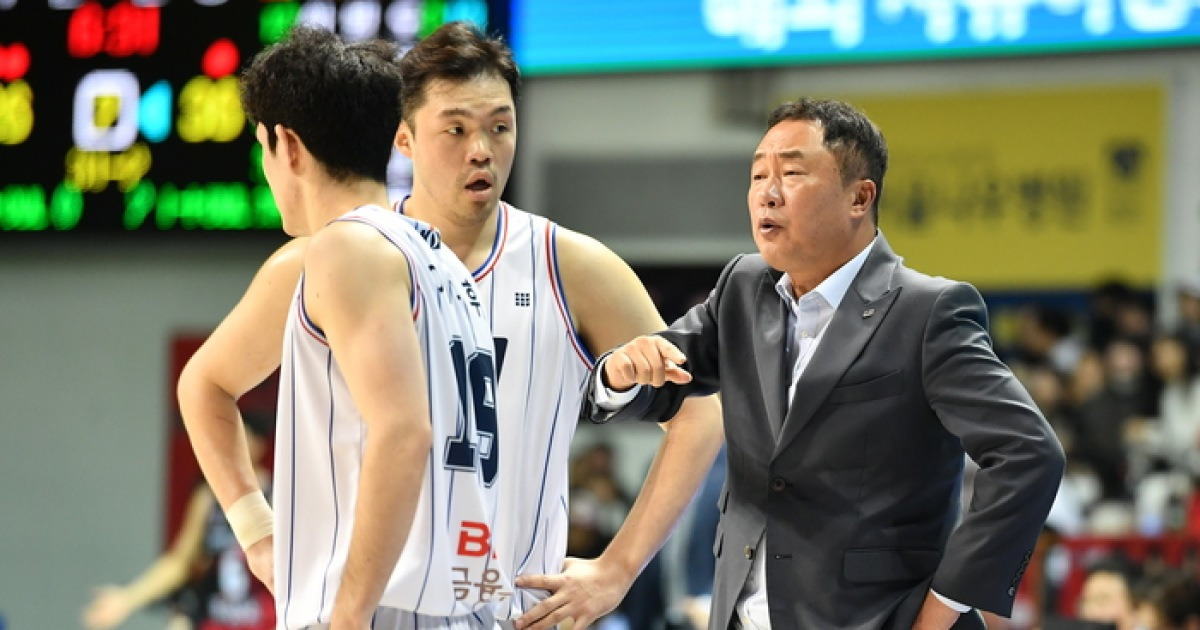 KCC 전창진 감독, 최준용 등 같은 부산 연고 BNK 개막전 출동