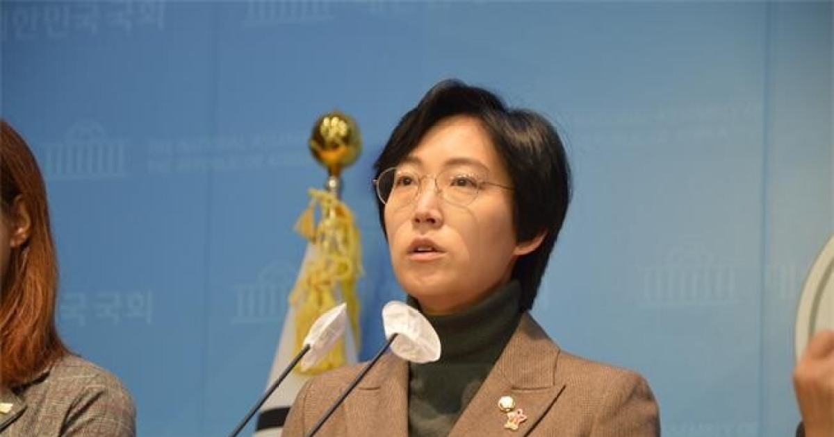 성기 성형수술 안 해도 성별 바꿀 수 있게…‘성별인정법안 발의된다
