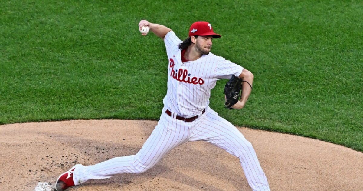 MLB 'FA 최대어' 투수 애런 놀라, 필라델피아 남는다… 7년 1억7200만달러 '도장'