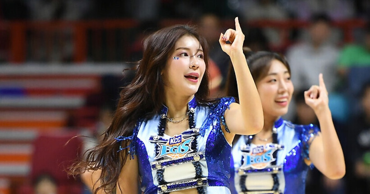KCC-BNK 맡은 김연정 치어리더, “두 팀 모두 봄농구까지 즐기길”