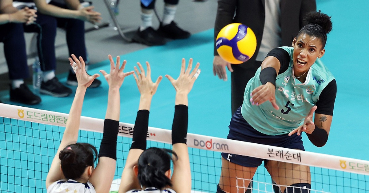 '실바 35점' GS칼텍스, IBK기업은행제압…남자부 KB손보 11연패