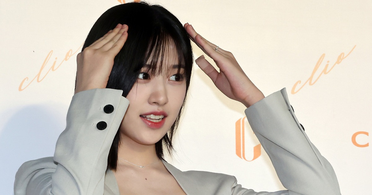 아이브 안유진 이렇게 아름다운 강아지가