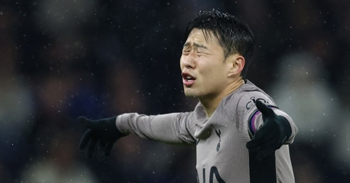 손흥민, 천국서 지옥까지 단 137초... EPL '골→자책골' 최단 시간 신기록 '11년 만에 경신'