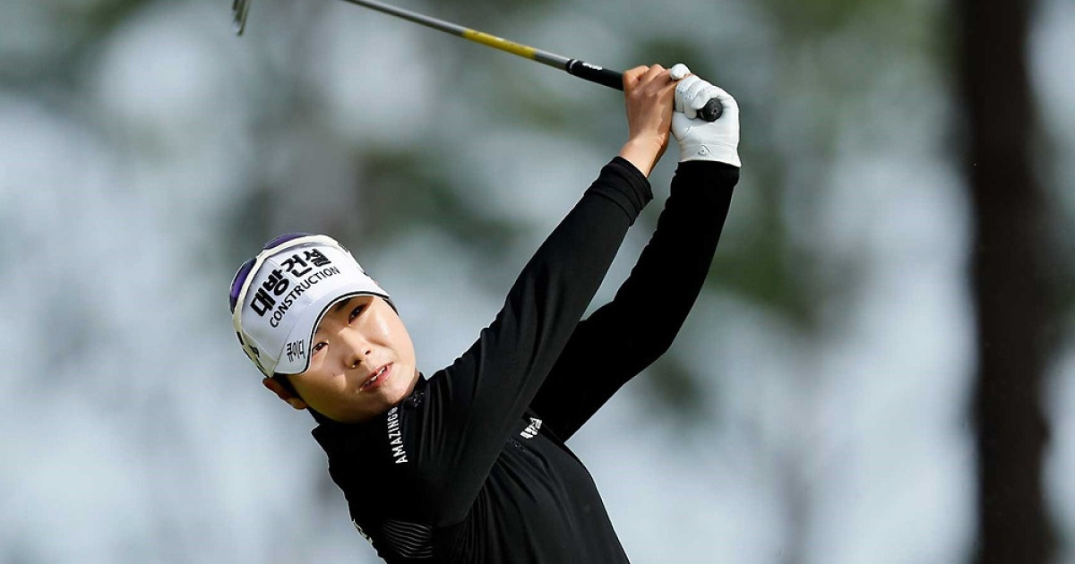 이소미, LPGA 퀄리파잉 5R 선두...수석 합격 눈앞