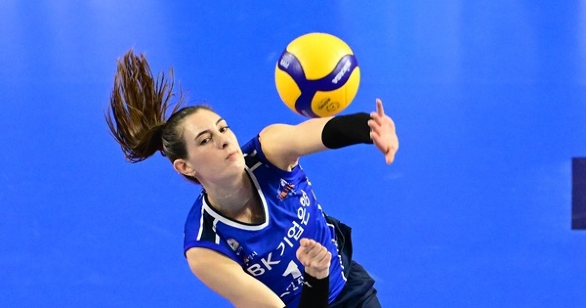 ‘화성 찢었다’ 아베크롬비 42점 폭발→‘6BLK’ 거미손 최정민 등장! IBK기업은행, 2연승+4위 점프…GS칼텍스 첫 연패 [MK화성]