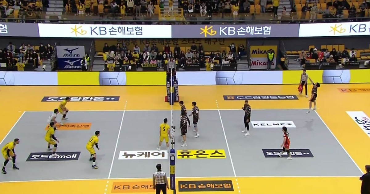 IBK기업은행, GS칼텍스 제압...KB손해보험은 12연패 탈출