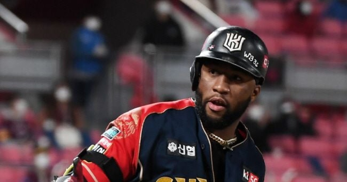 2020년 MVP 멜 로하스 KT 복귀, 정규시즌 무패 쿠에바스도 재계약