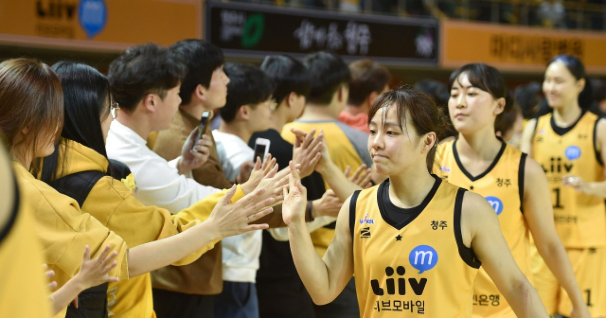 '박지수 20득점·강이슬 14득점' KB, BNK 썸 제압...'6연승+공동 1위' 두 마리 토끼 잡았다