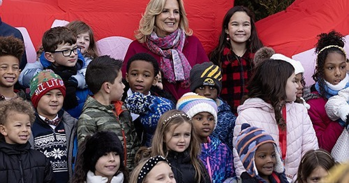 USA FIRST LADY WHITE HOUSE TOYS FOR TOTS CHARITY