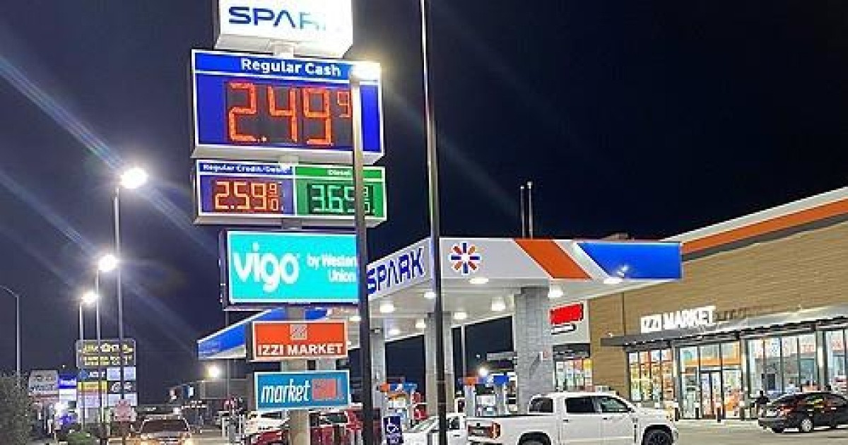 WTI 70달러 밑으로…美 휘발유 가격도 11개월 만에 최저