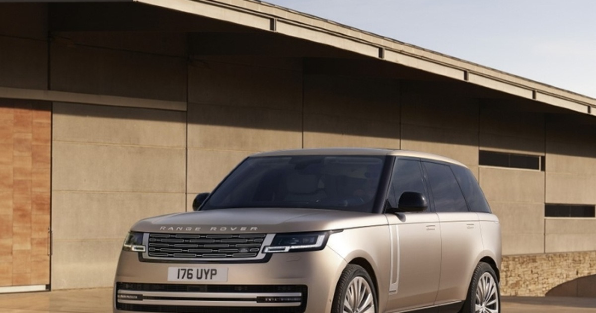 “전기로 100㎞ 달린다”…JLR, 레인지로버 2024년형 사전 계약