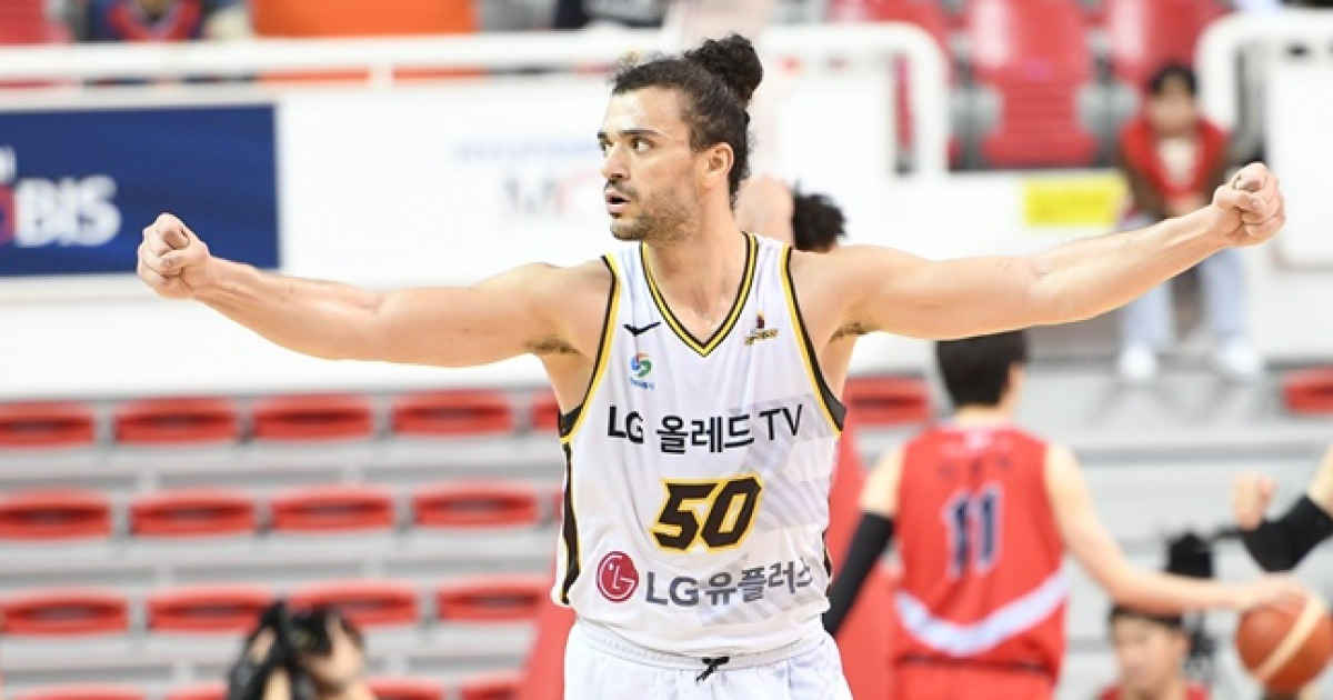 'LG 돌풍 주역' 마레이, KBL 2라운드 MVP 선정... "업고 다니고 싶다" 감독 바람 이뤄졌다 [공식발표]