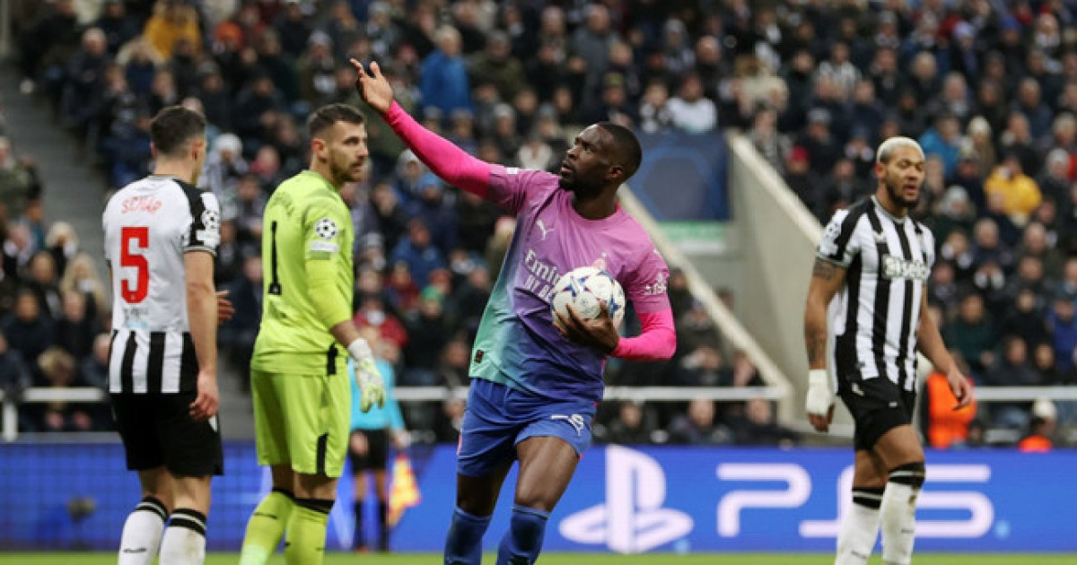 [UCL 리뷰] 'PSG는 밀란이 고맙다!'...AC밀란, 뉴캐슬에 2-1 역전승→조 3위로 UEL PO행