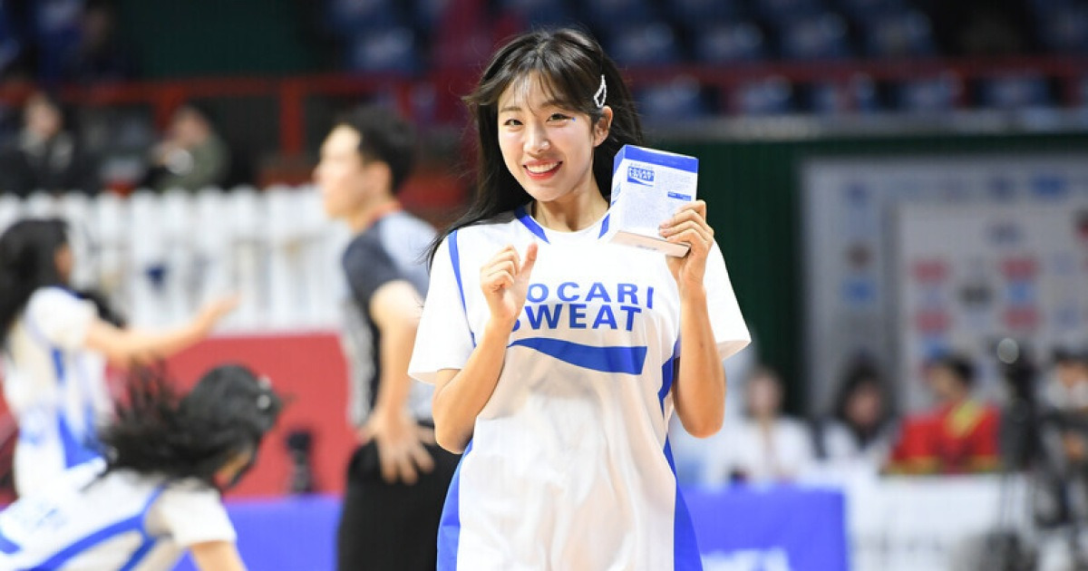 [JB포토] KCC 치어리더 '포카리스웨트 드세요'