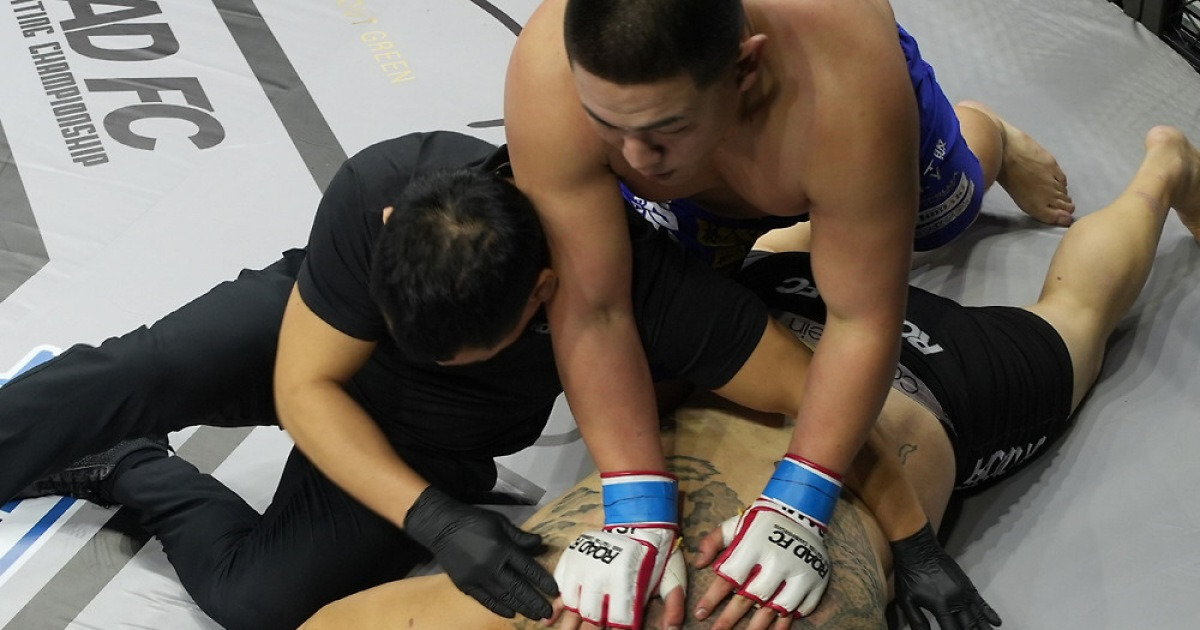 허재혁도 58초만에 TKO패. 일본 세키노 한국선수 3명째 녹다운. 드디어 김태인이 OK. "내년에 헤비급으로 싸우자"[로드FC 현장]