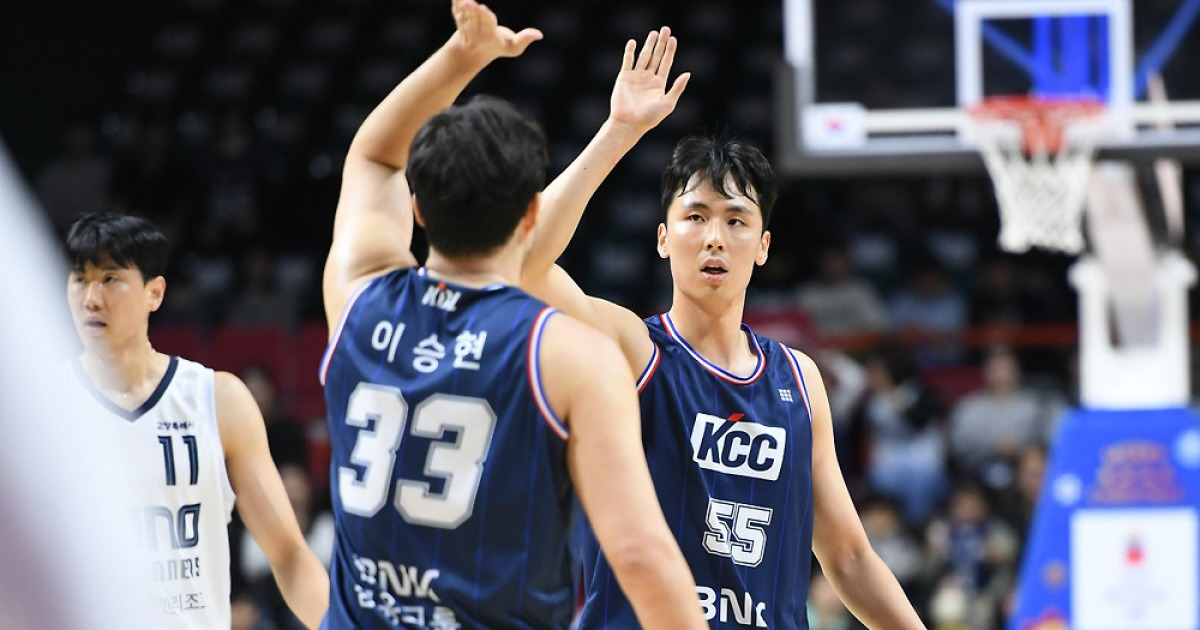 [현장분석] 3점슛 9%, 턴오버 14개 KCC, 이정현없는 소노 혈투 끝 3연승. 허 웅-라건아 2대2, 승부처 어떻게 정리했나