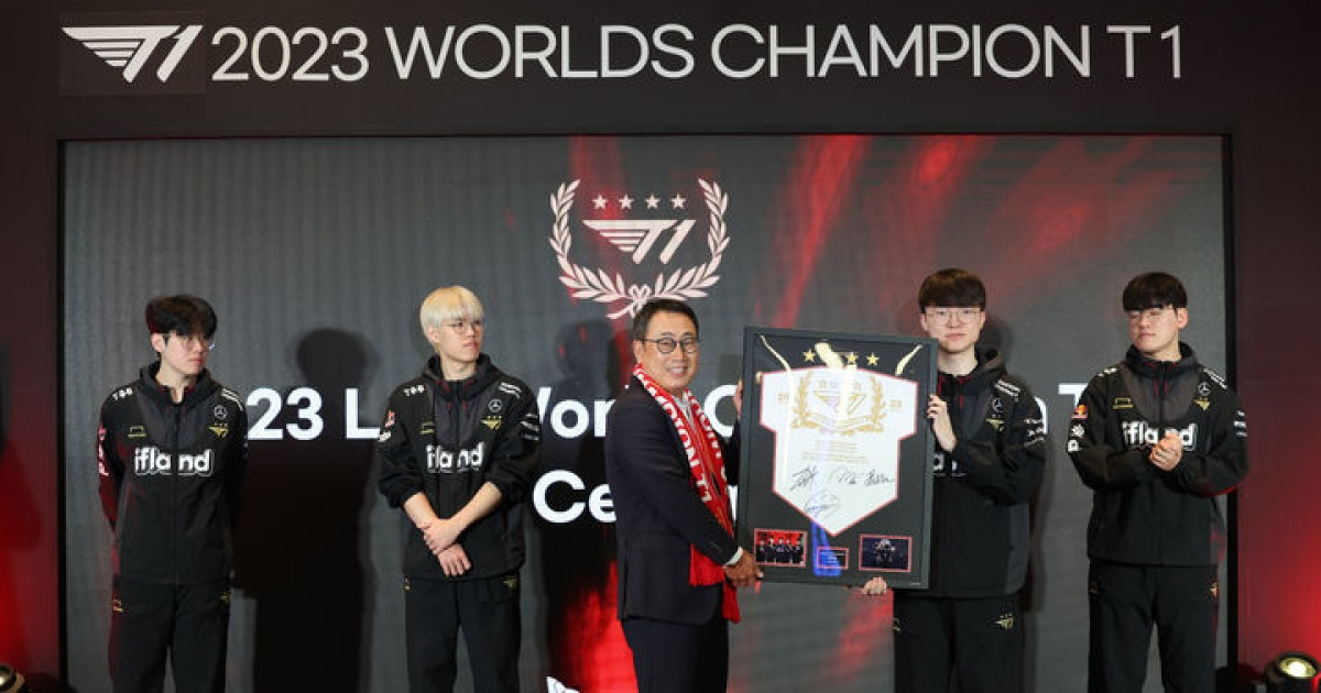 "최고의 선수들이 있을 곳은 오직 T1"…SKT, T1 롤드컵 축승회 개최