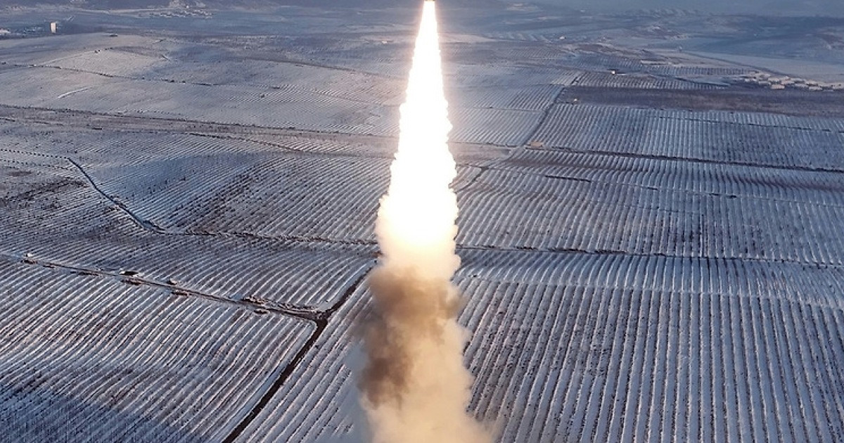 올해만 세 번째…새로운 장소서 발사되는 北 ICBM '화성-18형'